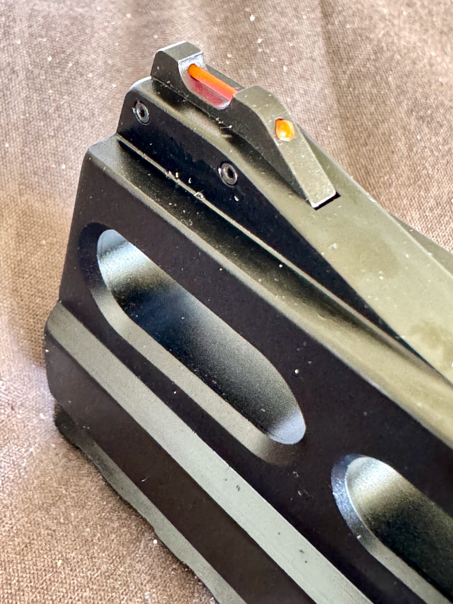 Chiappa Rhino 60DS - グアム野外射撃ツアー